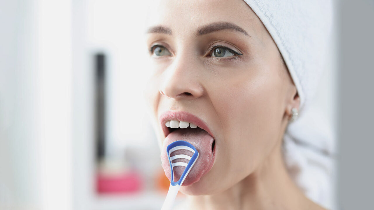 Pulire la lingua per un’igiene orale corretta - Centri Dentistici Primo